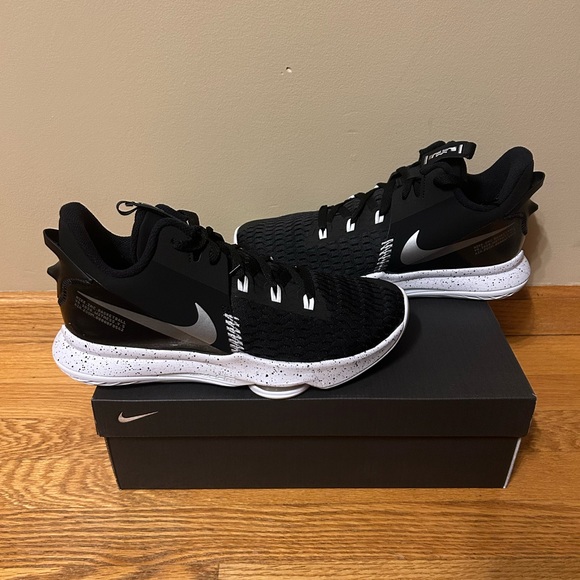 Nike | Shoes | Nike Lebron Witness V 5 Size 5 Basketball Shoe Black ...